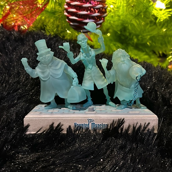 Disney | Other | Disneys Haunted Mansion Light Up Talking Christmas ...